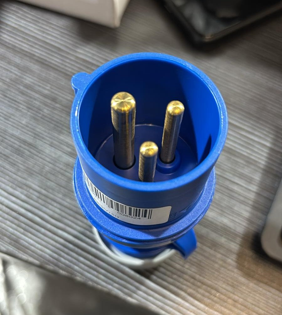 16 Amps Male فيشة – Q8RV.Com